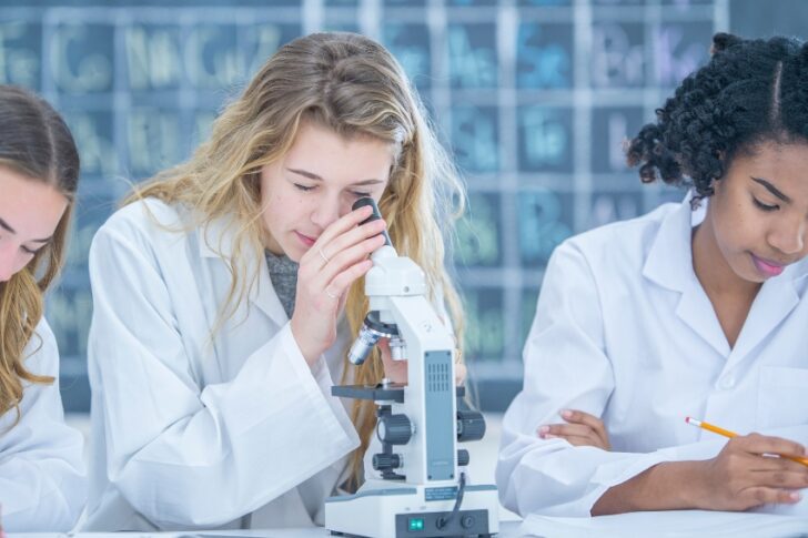 Biology Education in the UK – Guide for Parents - Edumentors