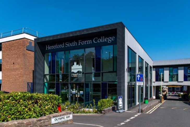 Top 8 Sixth Form Colleges in the UK - Edumentors