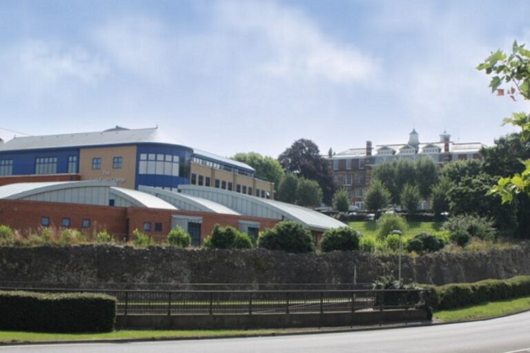 Top 8 Sixth Form Colleges in the UK - Edumentors