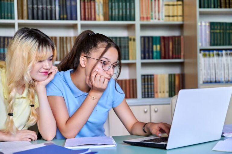 IGCSE VS GCSE: What’s the Difference and Which is Better? IGCSE VS GCSE: What’s the Difference and Which is Better?
